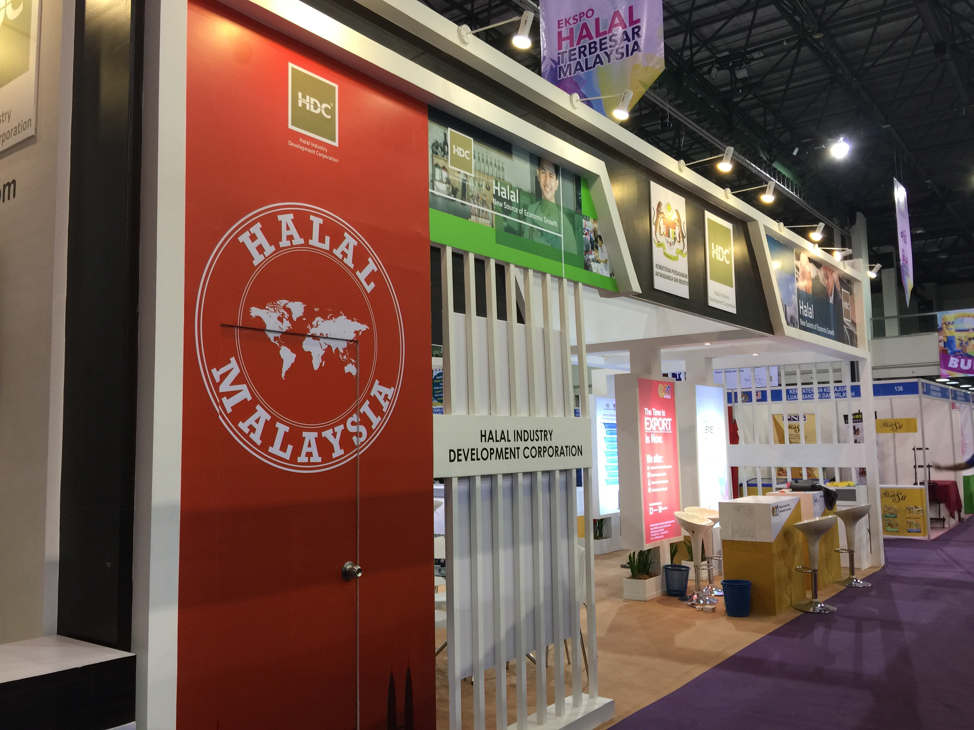 Booth HDC @ Halfest Asean - VFive Group